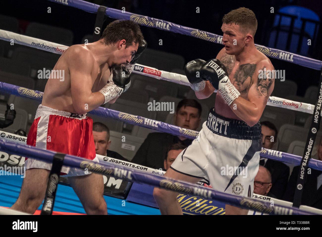 Lewis Syrett vs Danail Stoyanov. Syrett wins the Middleweight fight 40 ...