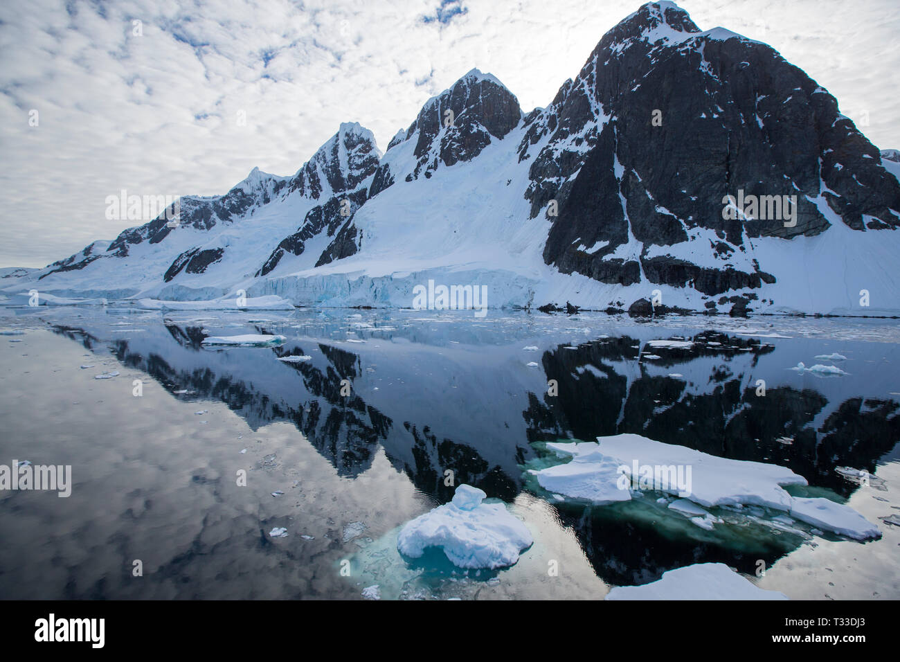 Antarctic scenery in the Lemaire Channel, Graham Land, Antarctic ...