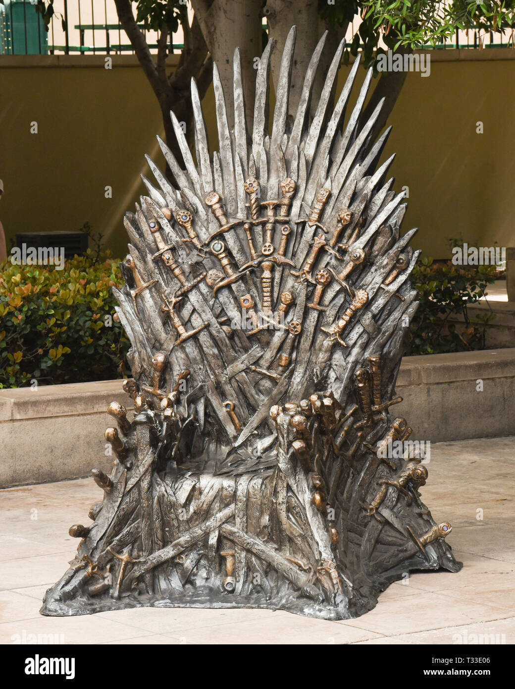 Iron throne replica hi-res stock photography and images - Alamy