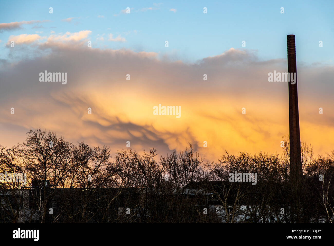 Bizarre cloud towers during a winter thunderstorm Stock Photo - Alamy