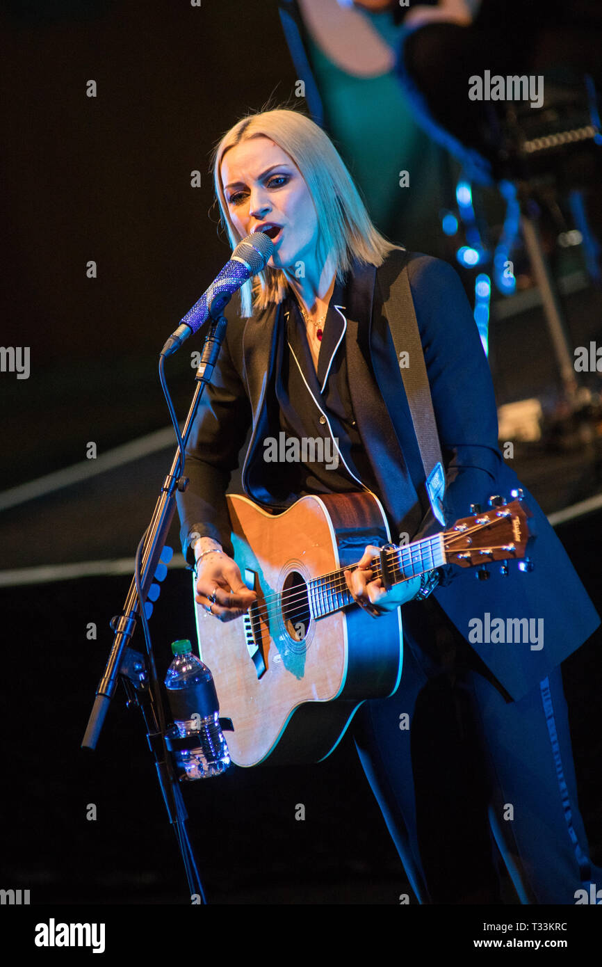 Amy macdonald singer 2019 hi-res stock photography and images - Alamy