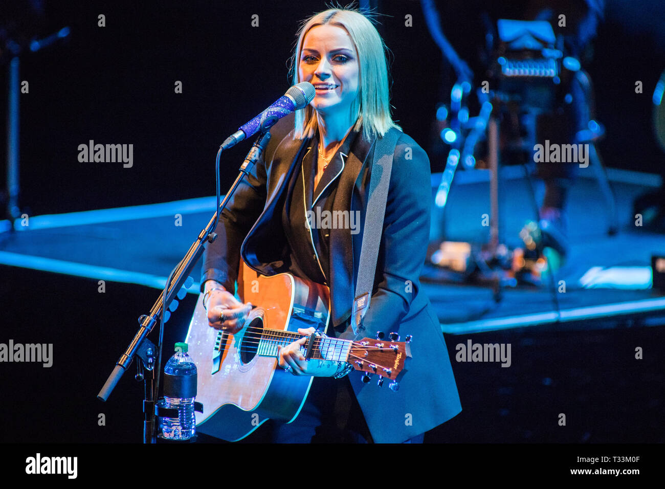 Amy macdonald singer 2019 hi-res stock photography and images - Alamy