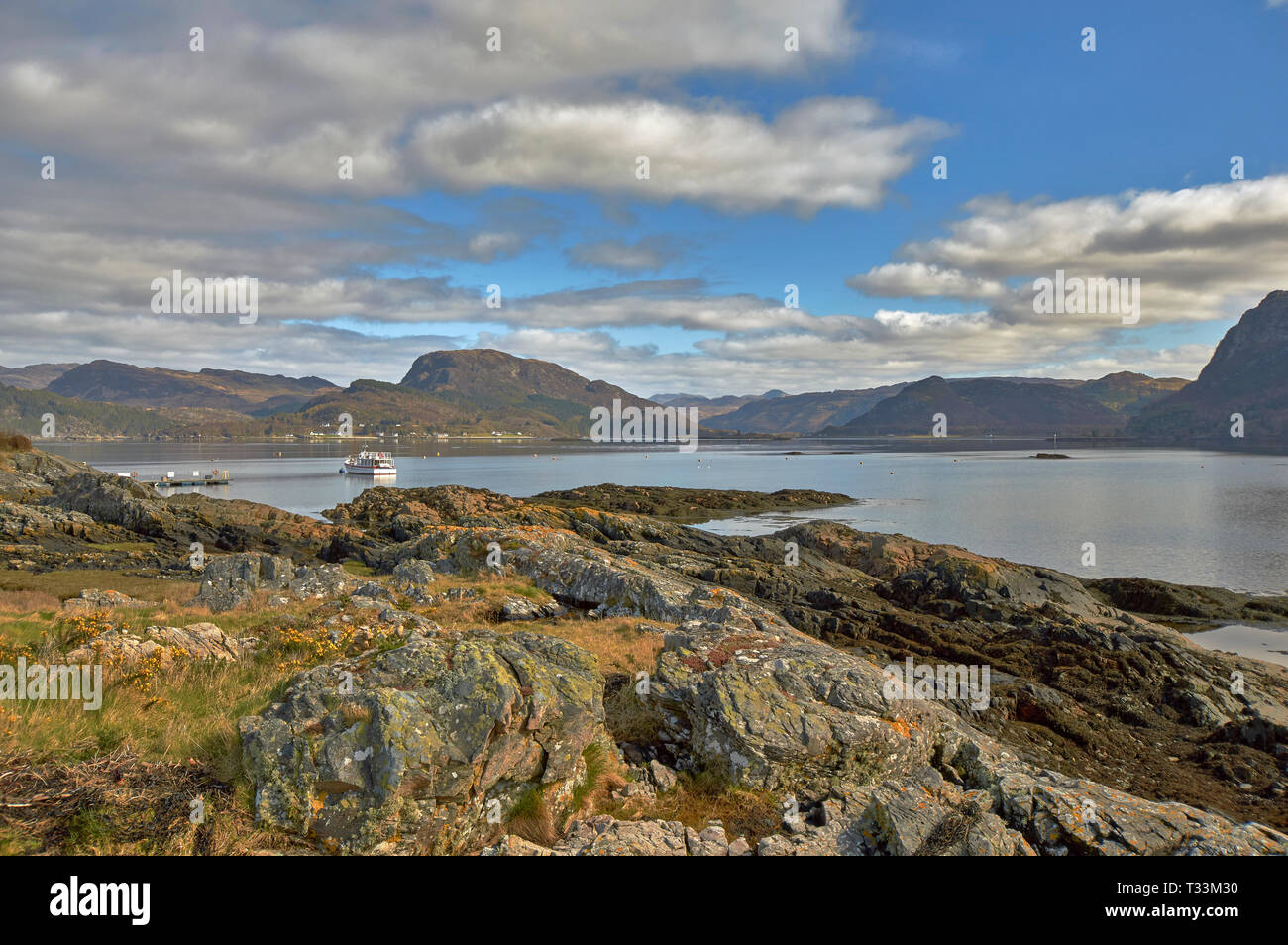 Shoreline and distant hills hi-res stock photography and images - Alamy