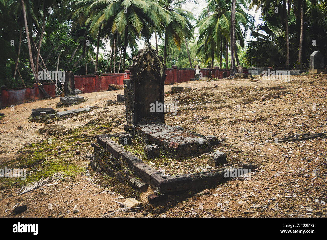 Concrete Tombstones Stock Photos & Concrete Tombstones Stock Images - Alamy