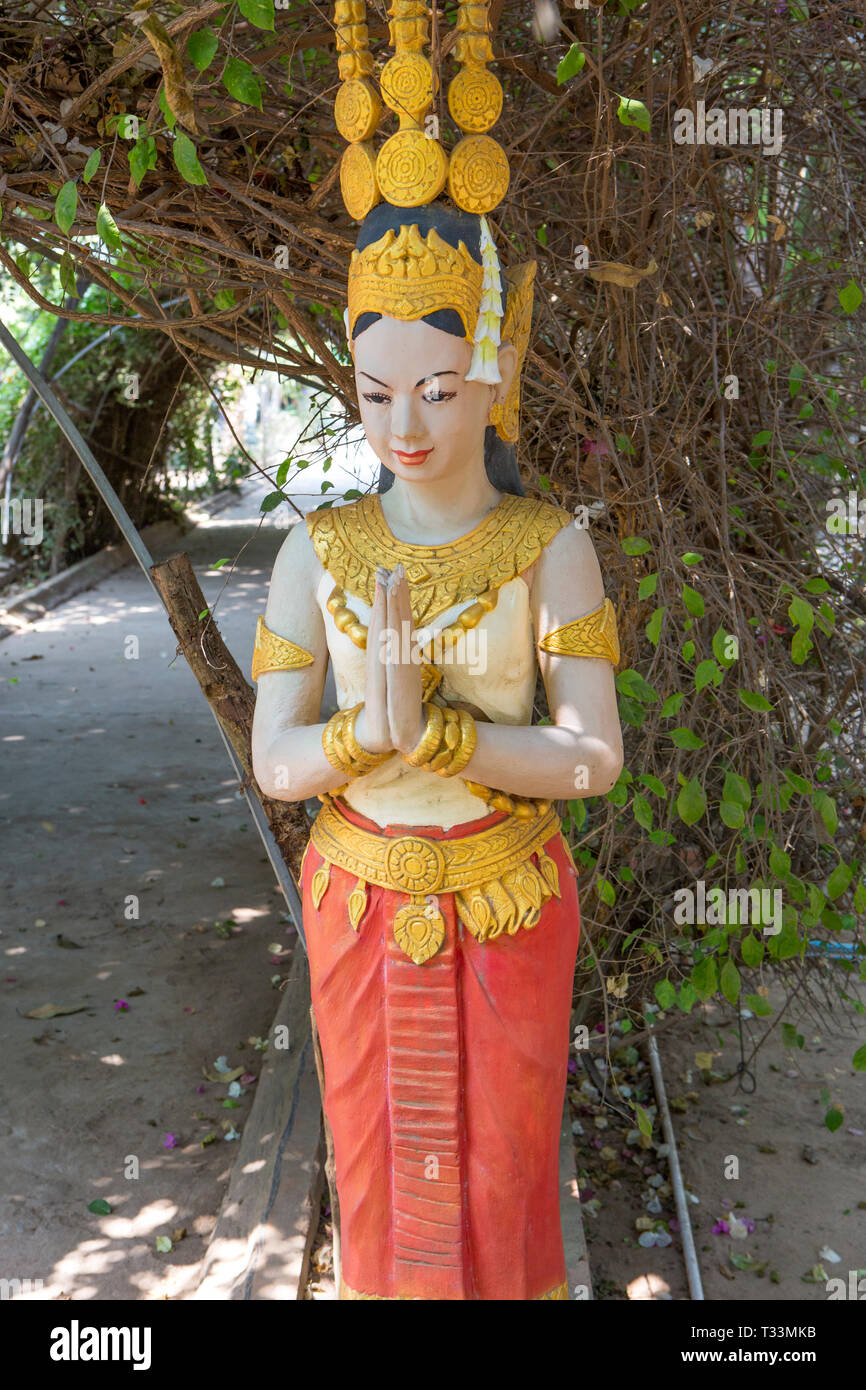 Female buddhist statue hi-res stock photography and images - Alamy