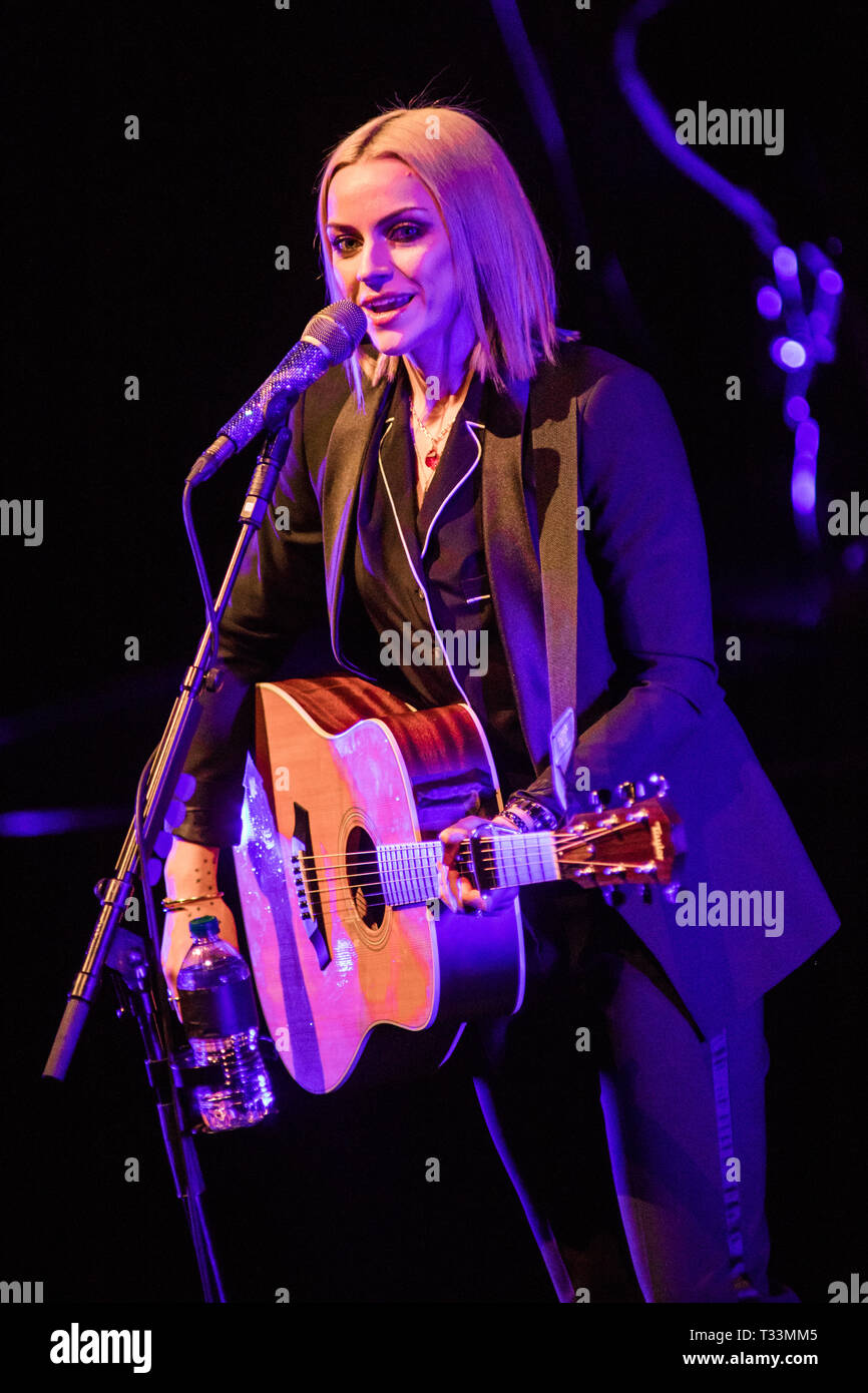 Amy macdonald singer 2019 hi-res stock photography and images - Alamy