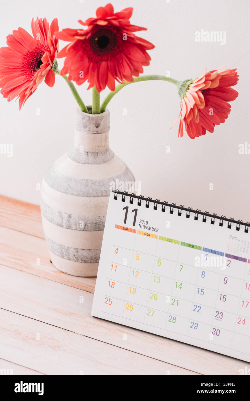 Calendar with flower hi-res stock photography and images - Alamy