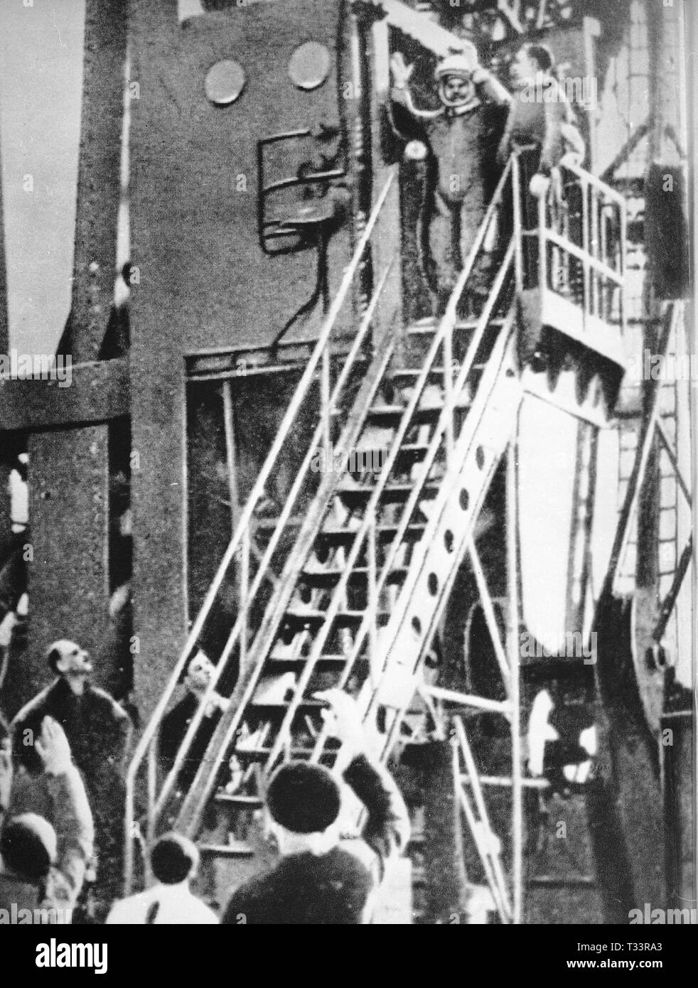 YURI GAGARIN 1934/1968 PRIMER HOMBRE LANZADO AL ESPACIO EN LA NAVE VOSTOK 1 EL 12 DE ABRIL DE ...