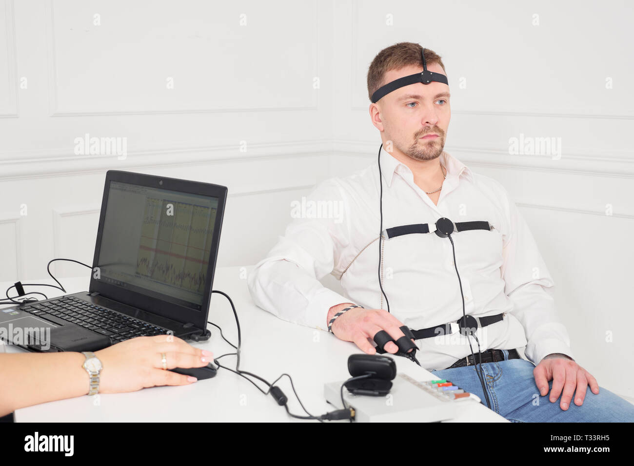 Lie detector hi-res stock photography and images - Alamy