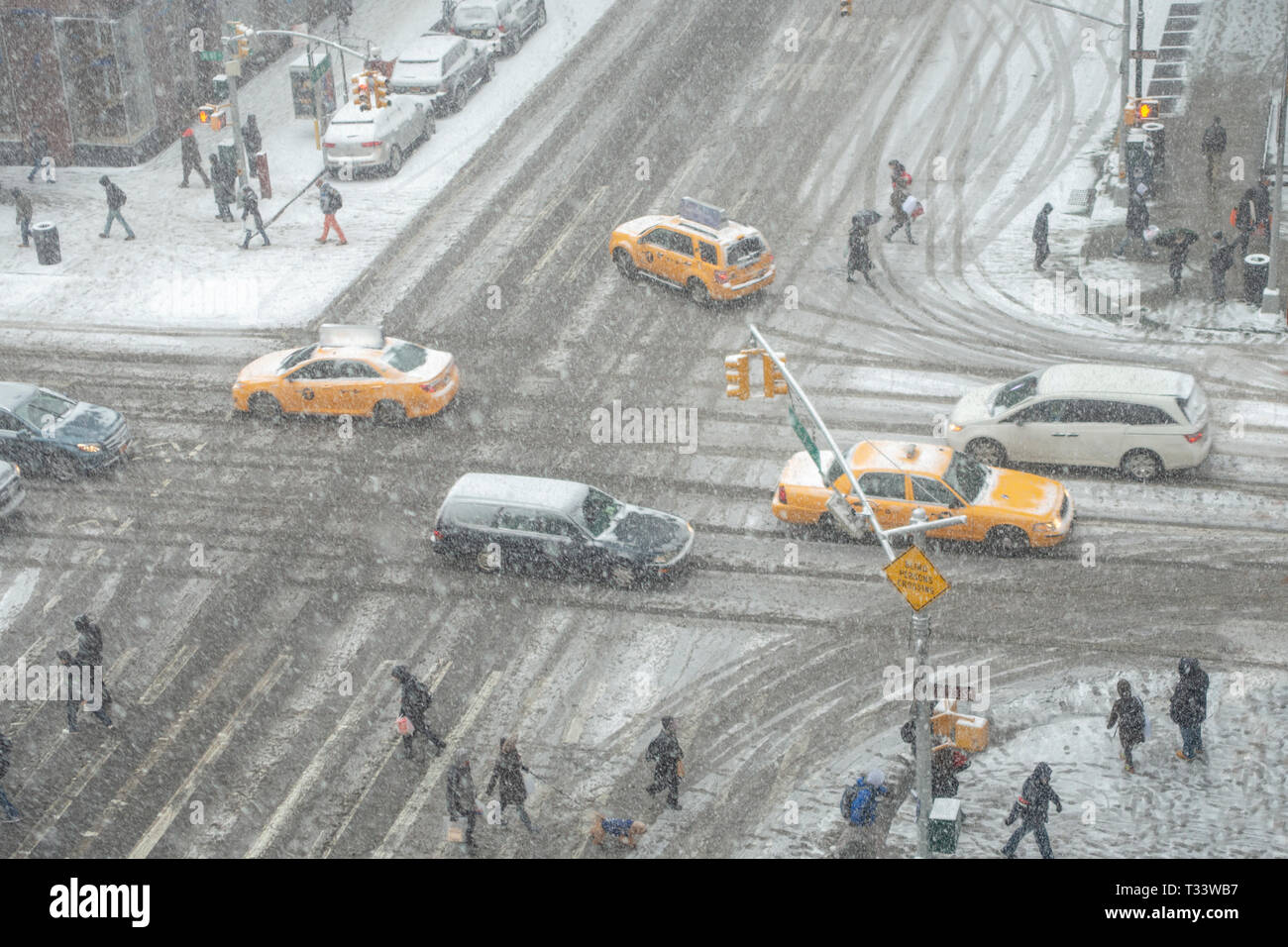 Snowy Intersections See Photos As Winter Storm Hits Green Bay On Dec.