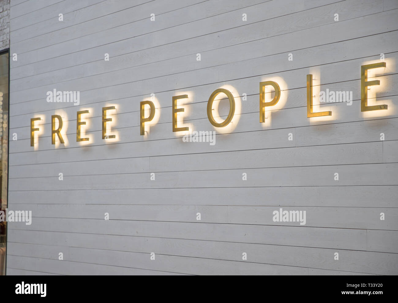 Free people clothing logo hi-res stock photography and images - Alamy