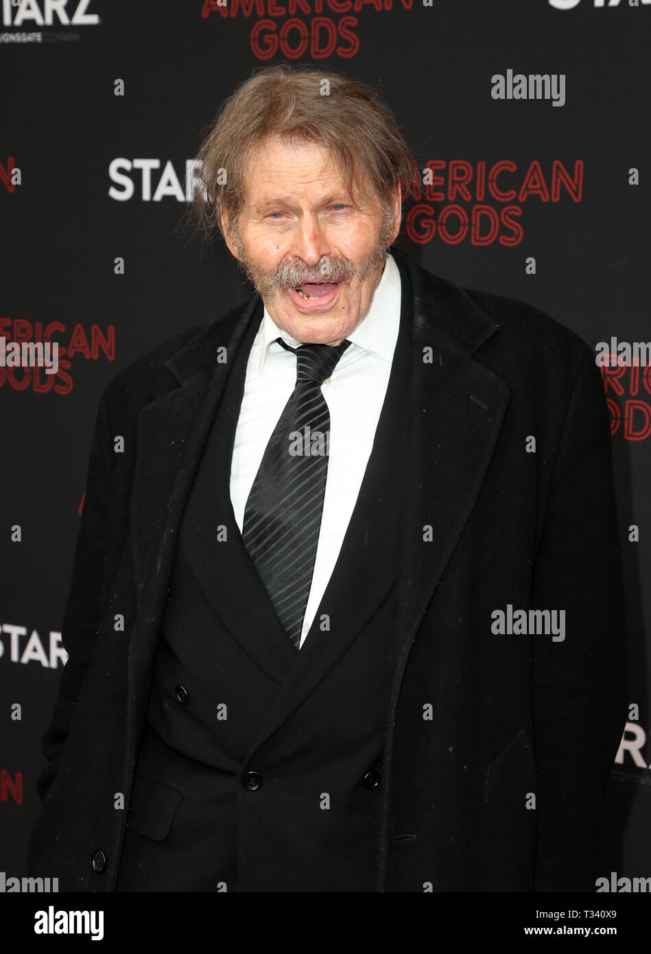 Bruce glover hi-res stock photography and images - Alamy