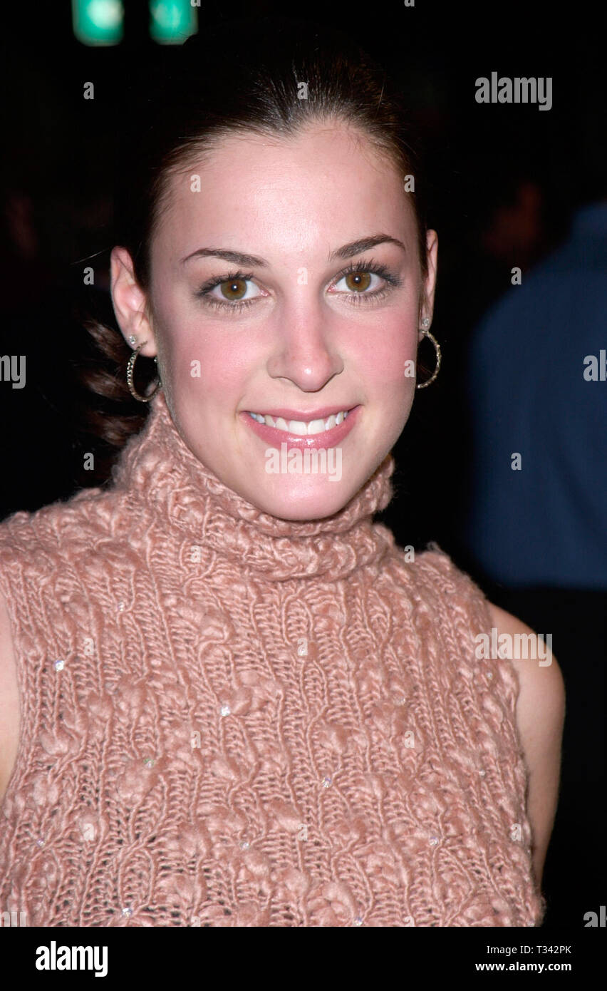 Sloane Fox's Instagram, Twitter & Facebook on IDCrawl