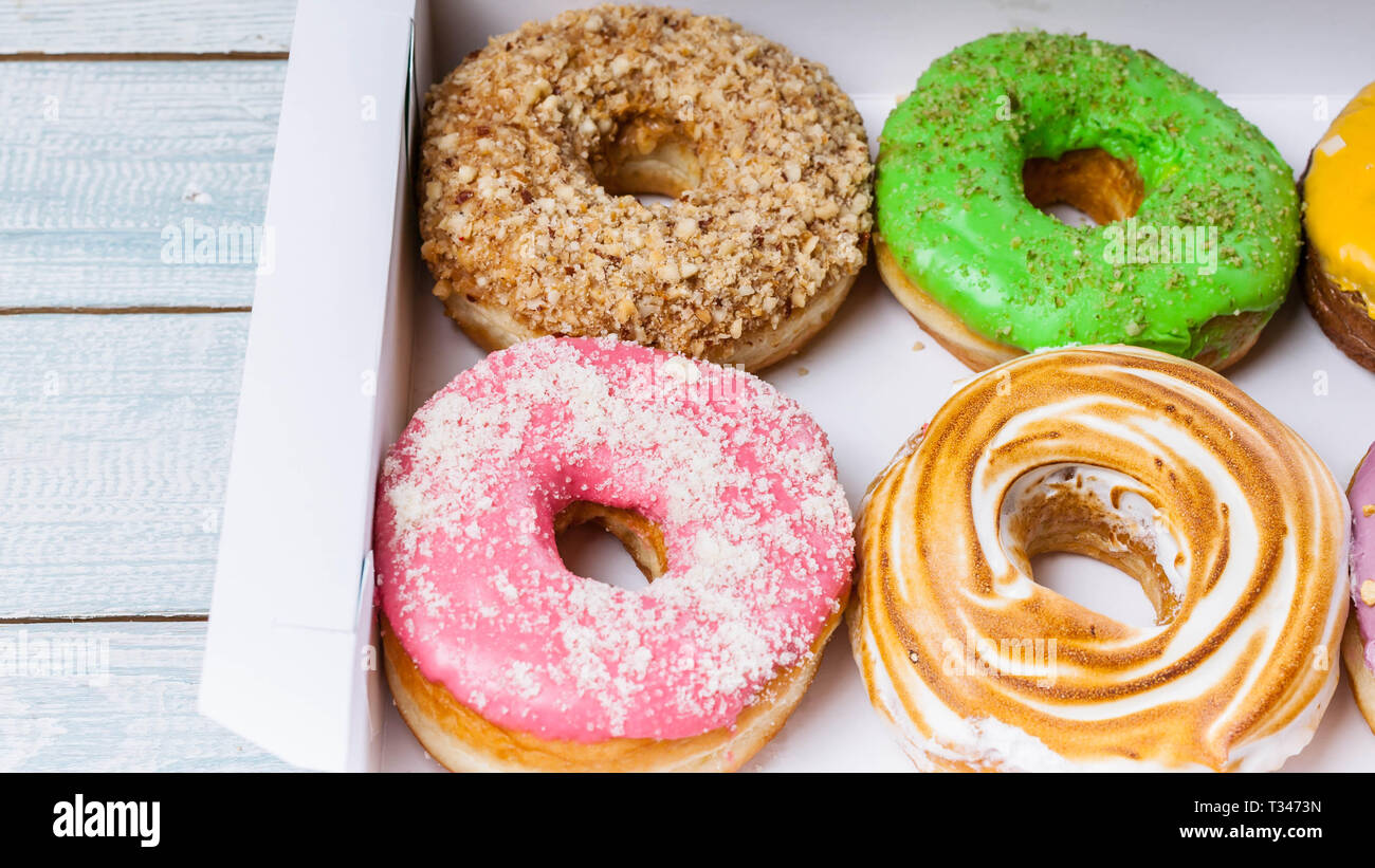 Iced donuts box hi-res stock photography and images - Alamy