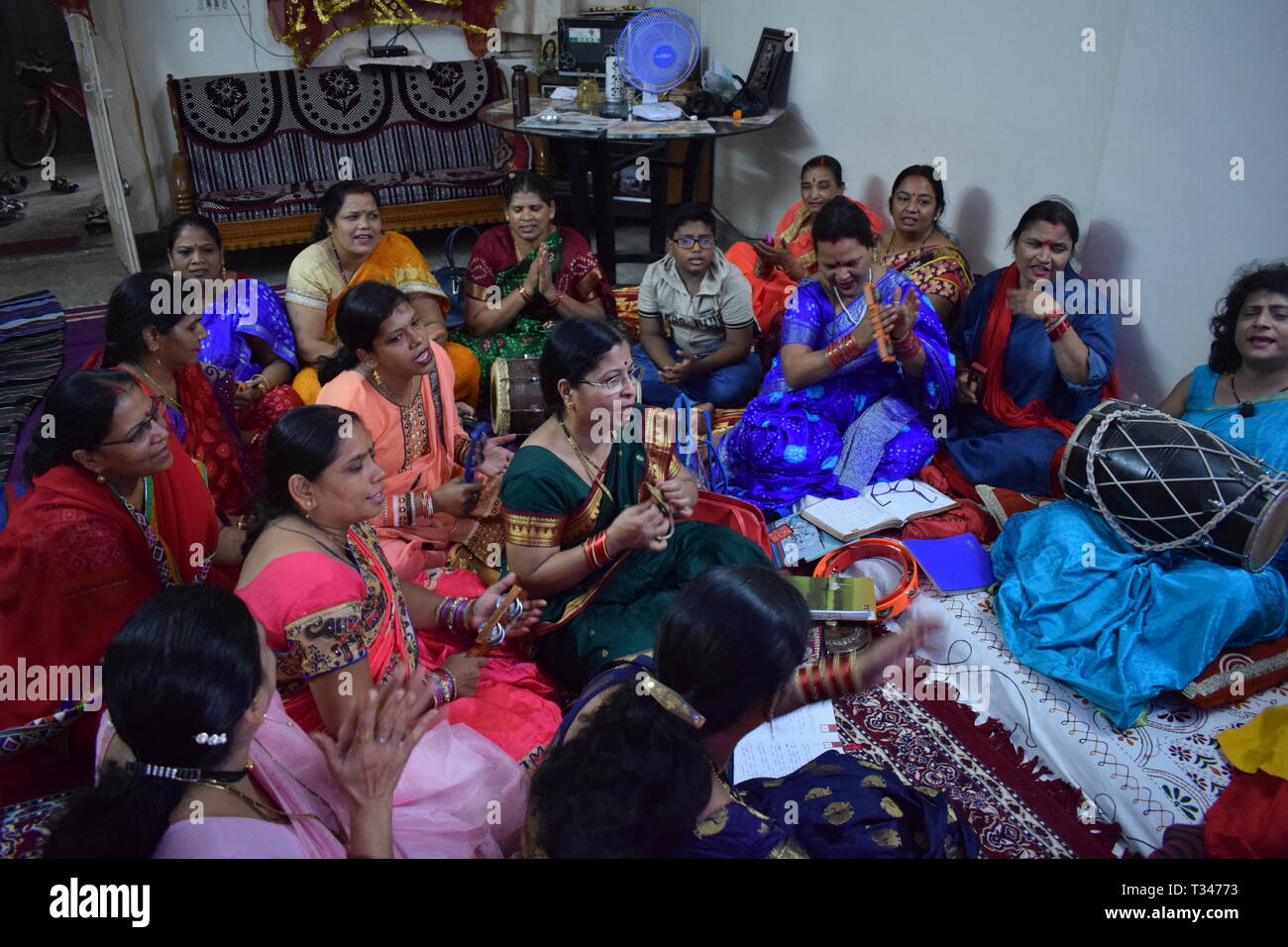 India, Asia - 12 January 2019: Indian women offering prayer to god ...