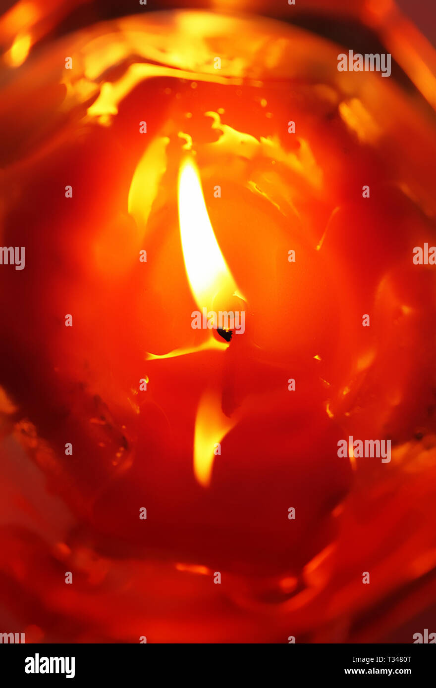 Red candle photo hi-res stock photography and images - Alamy