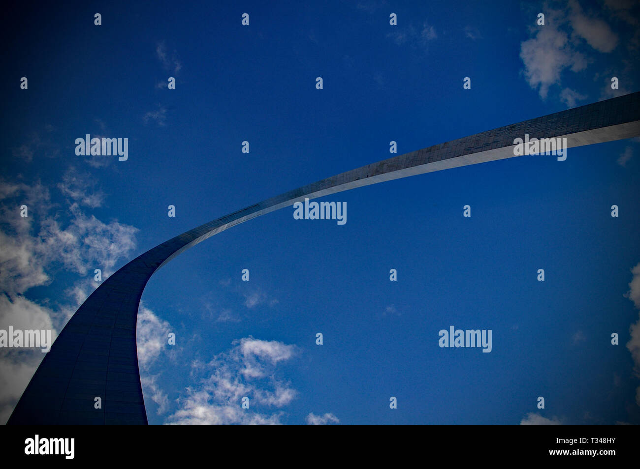 Abstract photo of gateway arch hi-res stock photography and images - Alamy