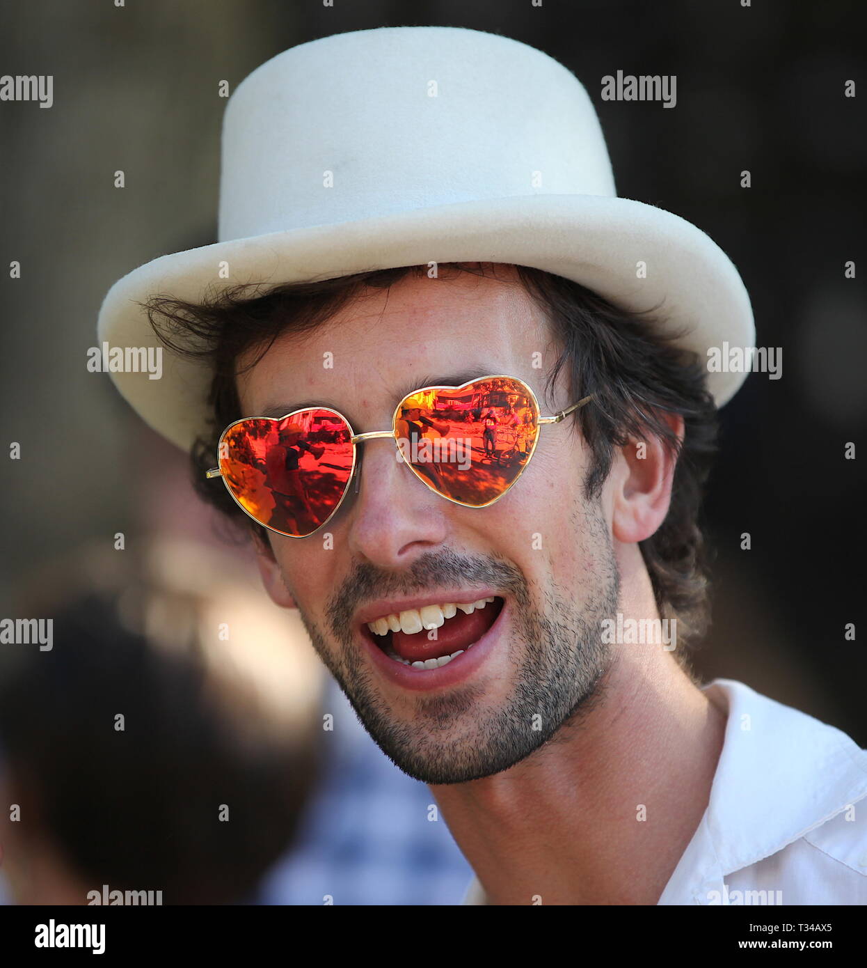 Smiley guy hi-res stock photography and images - Alamy