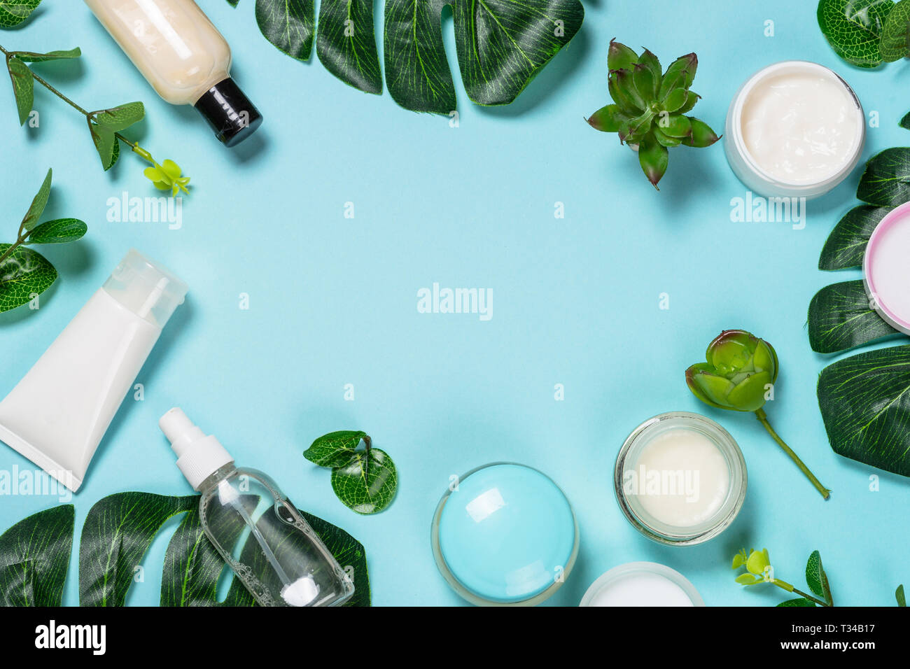 Flat lay frame makeup hi-res stock photography and images - Alamy