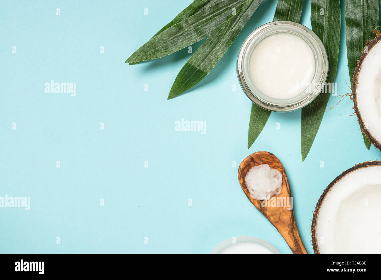 Palm oil natural hi-res stock photography and images - Alamy