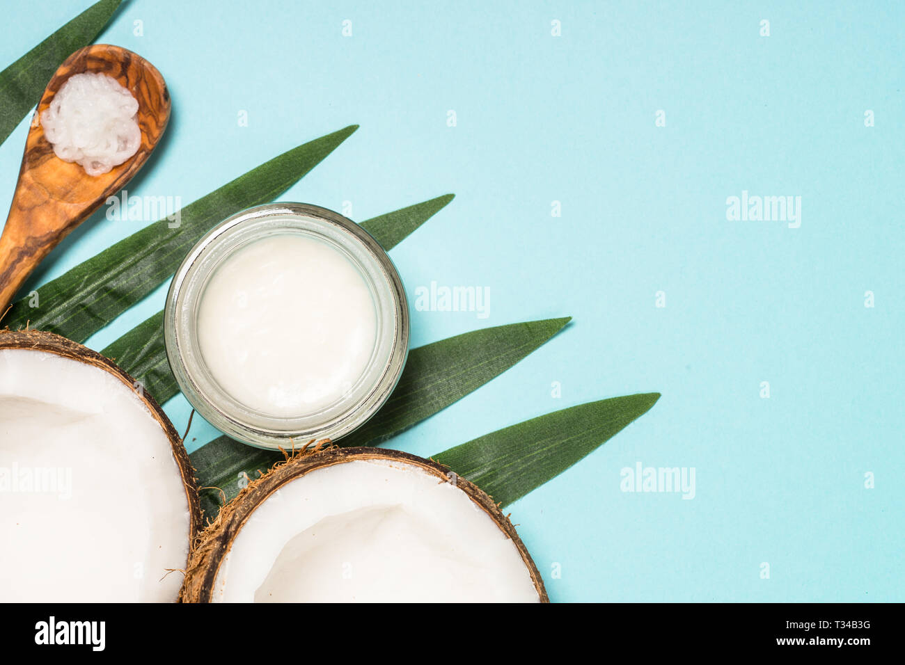 Palm oil natural hi-res stock photography and images - Alamy