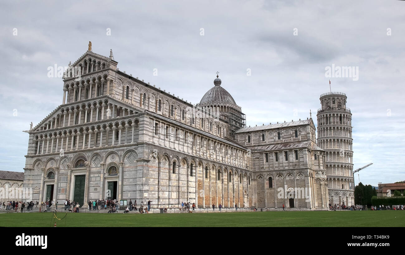 wide view of the famous cathedral in pisa Stock Photo - Alamy
