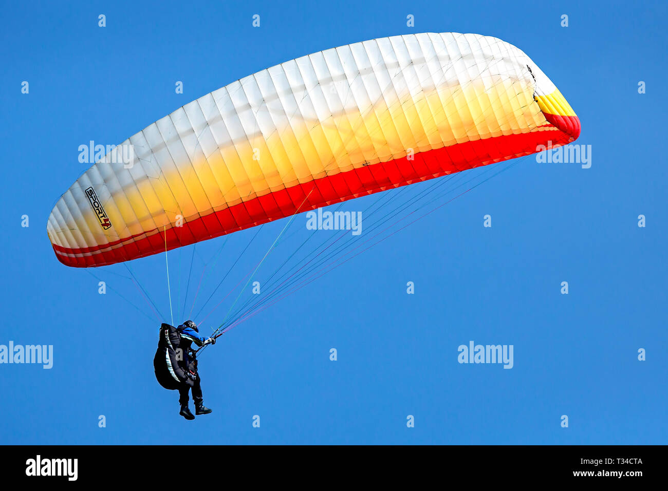 Motorised paragliding canopy hi-res stock photography and images - Alamy