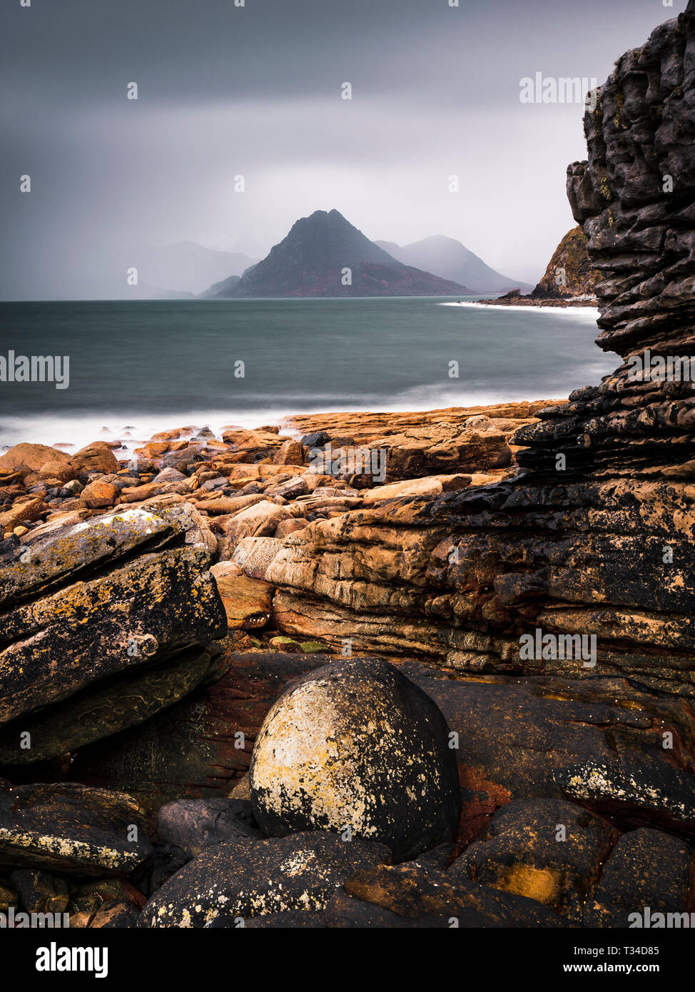Egg shaped rock hi-res stock photography and images - Alamy