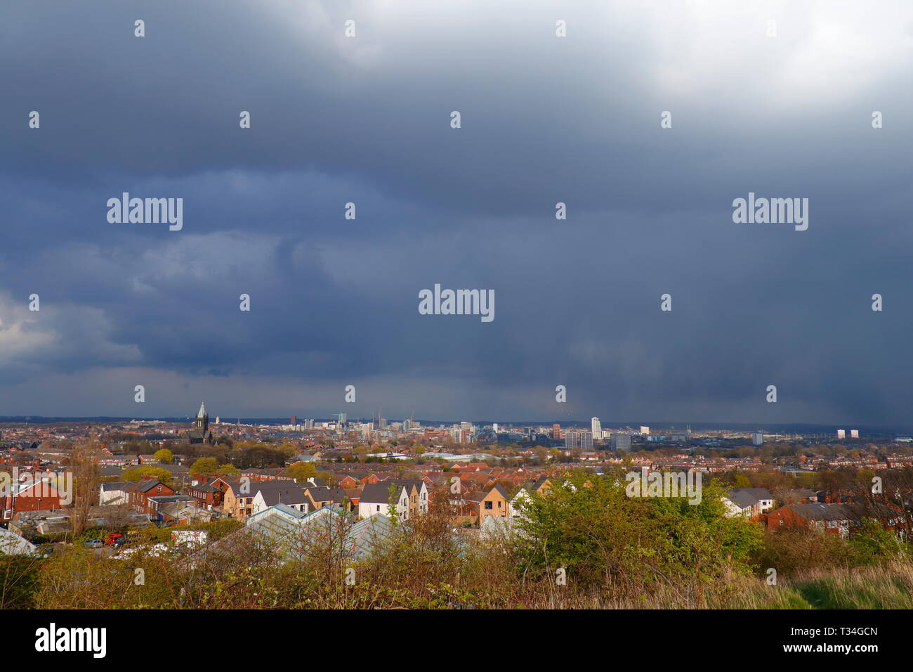 Leeds skyline 2019 hi-res stock photography and images - Alamy