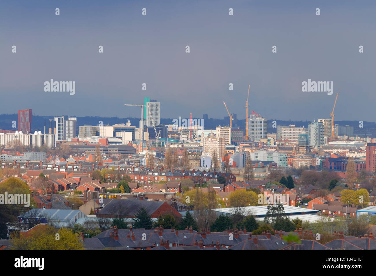 Leeds city skyline hi-res stock photography and images - Alamy