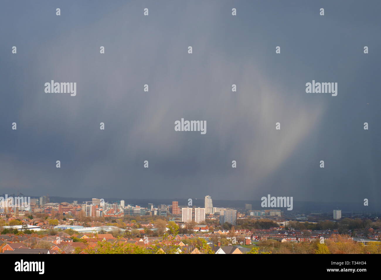 Storm over leeds city centre hi-res stock photography and images - Alamy