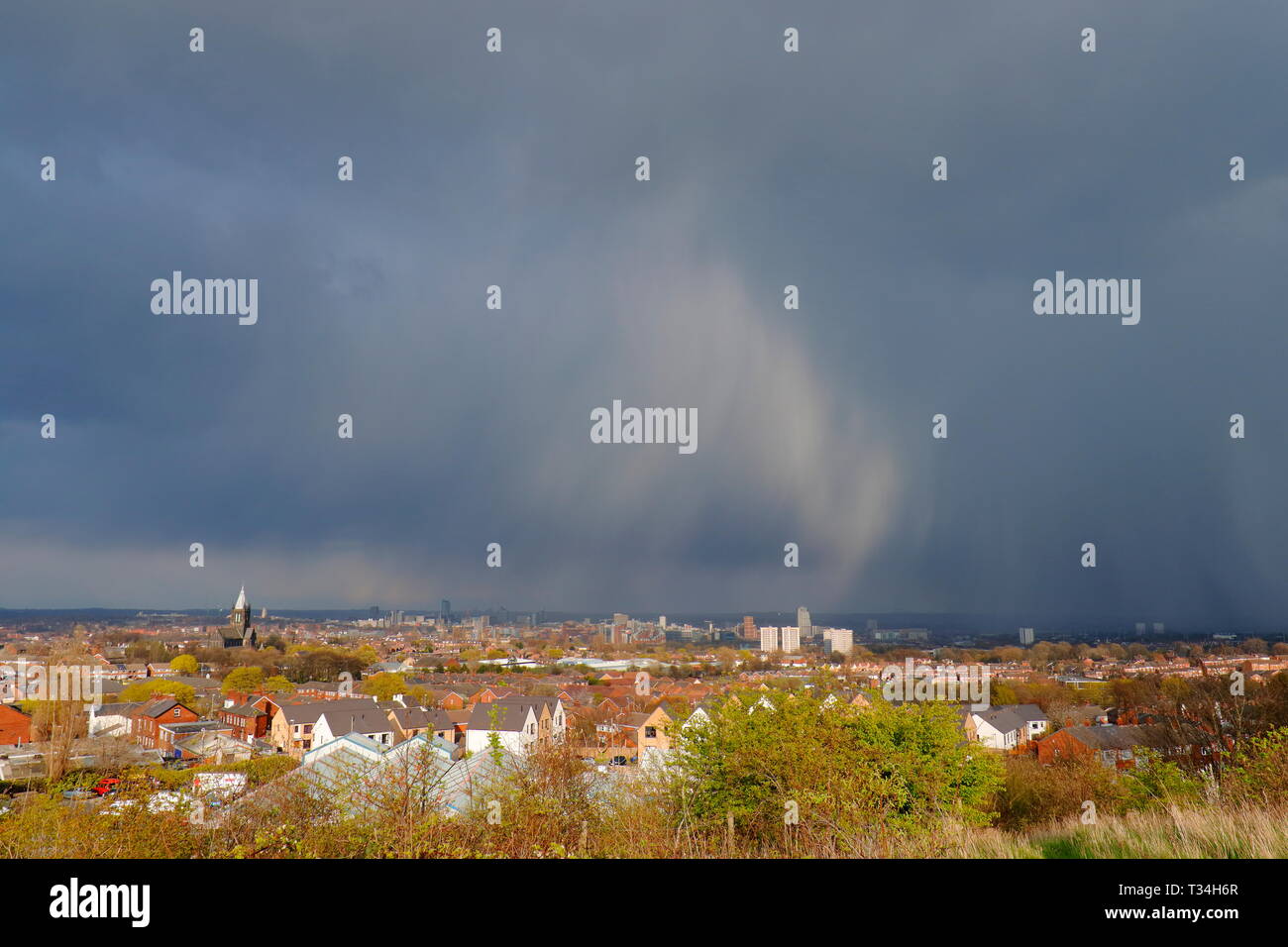 Storm over leeds city centre hi-res stock photography and images - Alamy