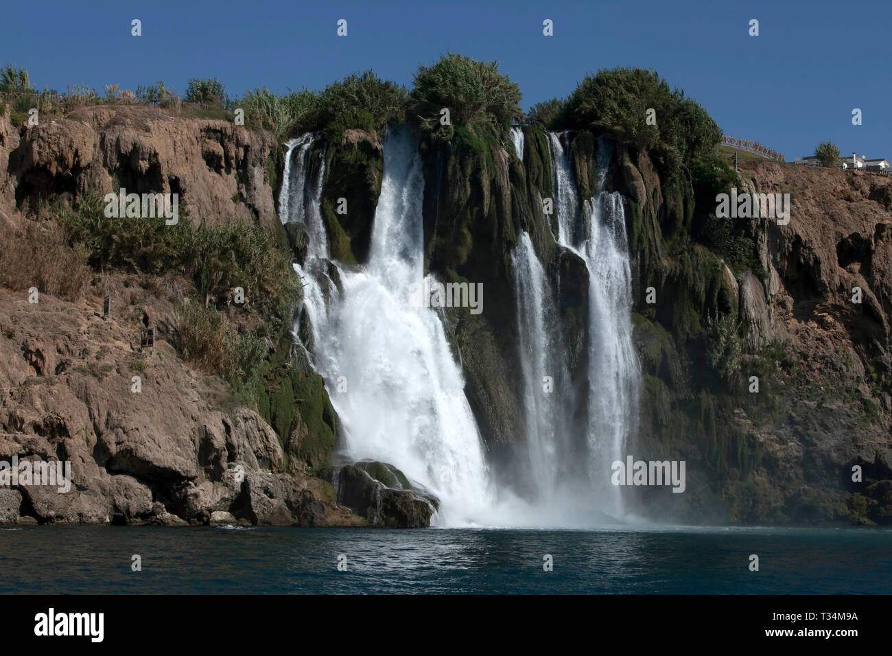 Sea cliff waterfall hi-res stock photography and images - Alamy
