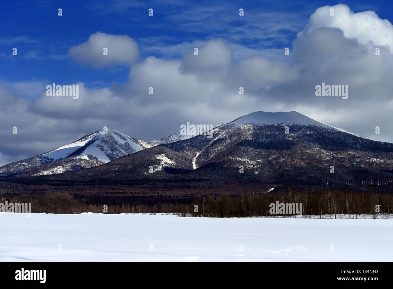Japan Mountain Range Snow High Resolution Stock Photography and Images ...