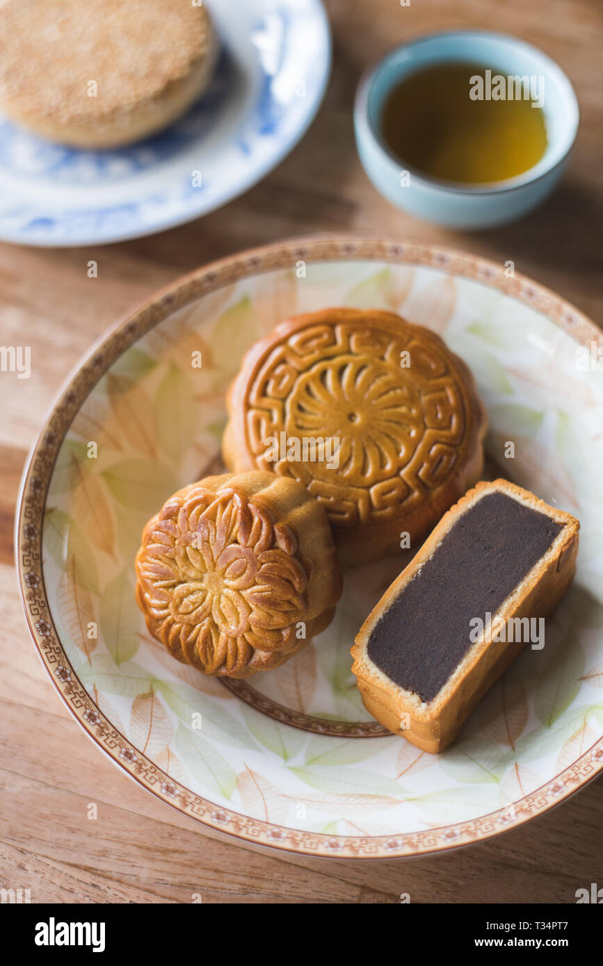 Mid autumn festival chinese culture and tea hi-res stock photography ...