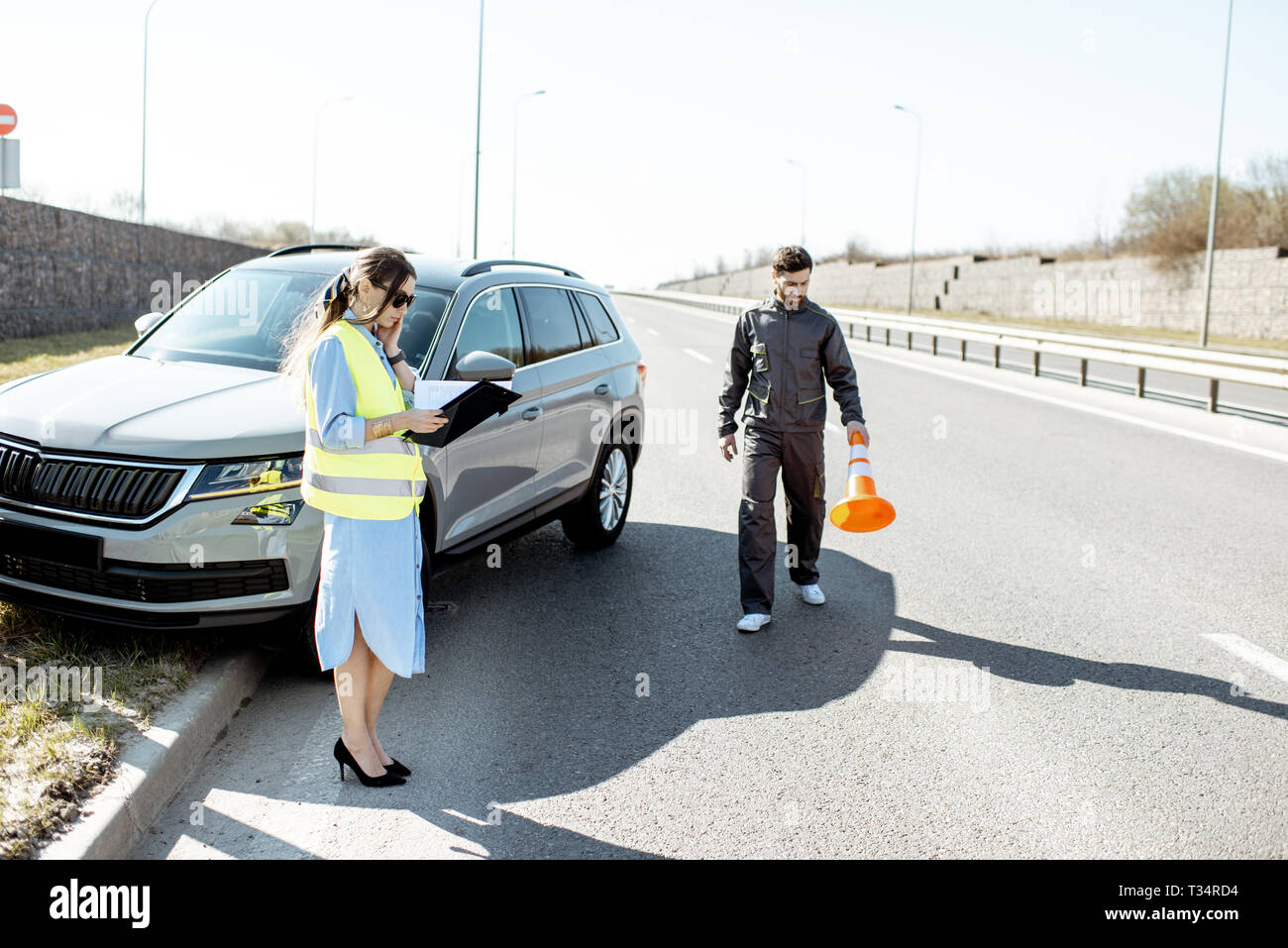 Person help accident hi-res stock photography and images - Alamy