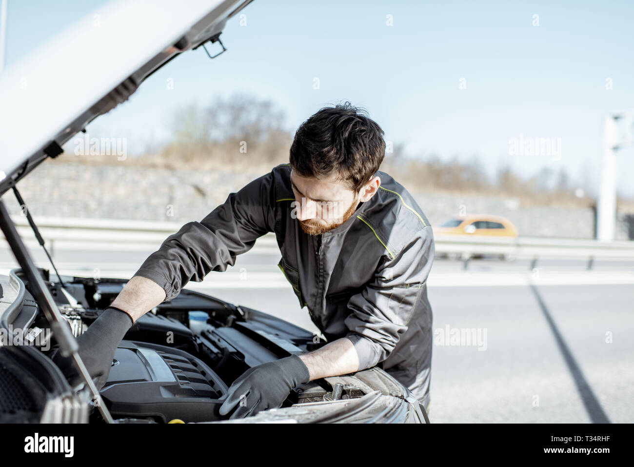 Repair car road mechanic hi-res stock photography and images - Alamy