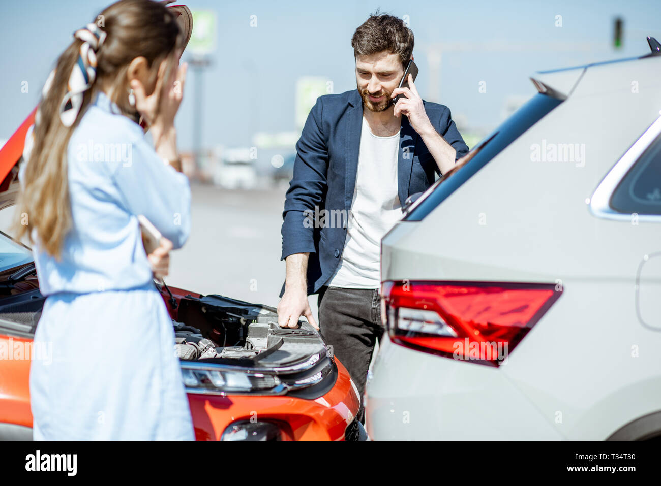 Woman calling police hi-res stock photography and images - Alamy
