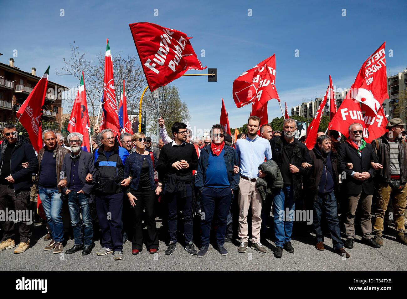 Rome, Italy. 06th Apr, 2019. Rome April 6th 2019. Counterdemonstration ...