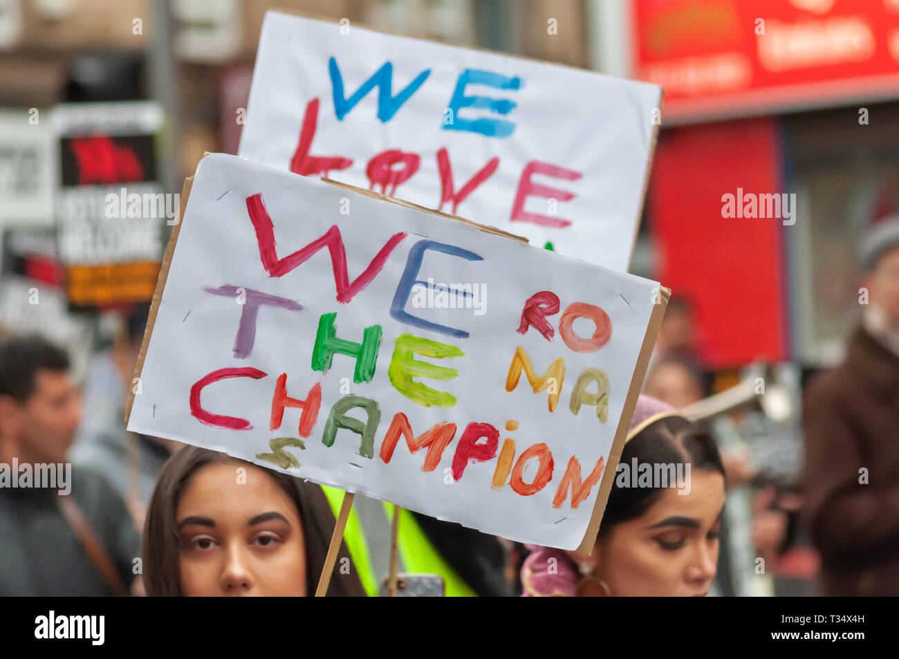 Glasgow, Scotland, UK. 6th April, 2019: A sign saying We Roma The ...