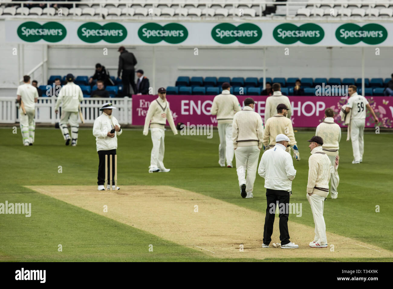 Professional cricket players hi-res stock photography and images - Alamy