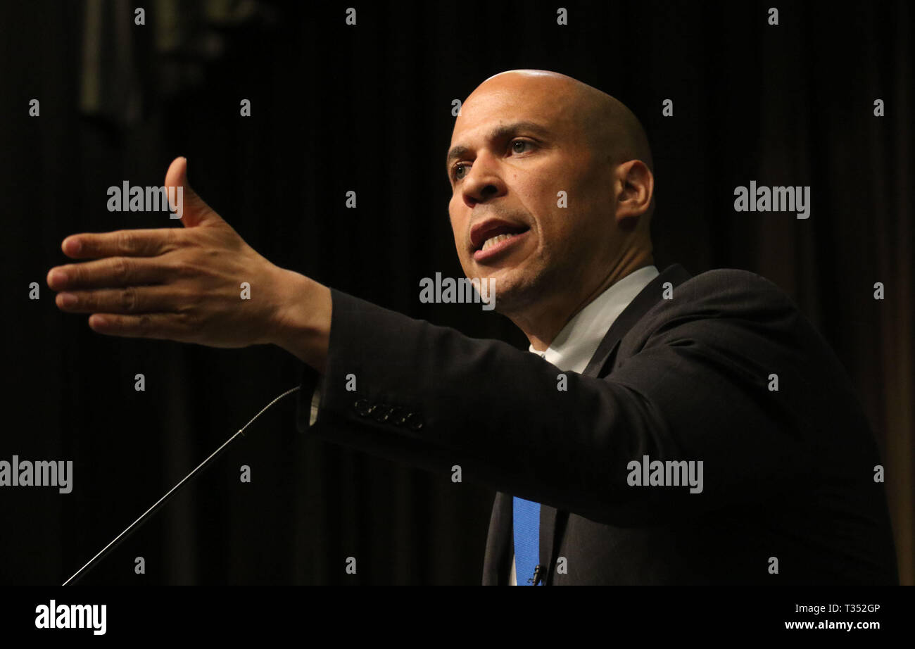 New York City, New York, USA. 5th Apr, 2019. Democratic Presidential ...