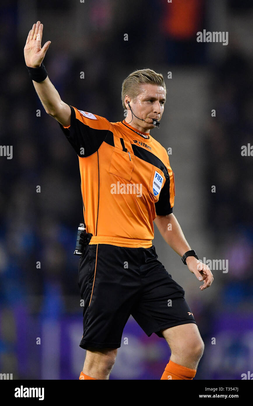 Genk, Belgium. 06th Apr, 2019. Referee Lawrence Visser during the ...