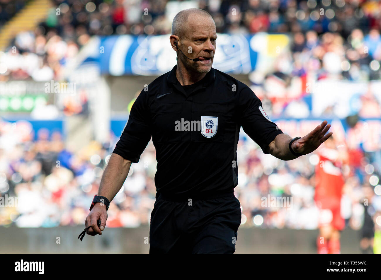 Football boro referee hi-res stock photography and images - Alamy