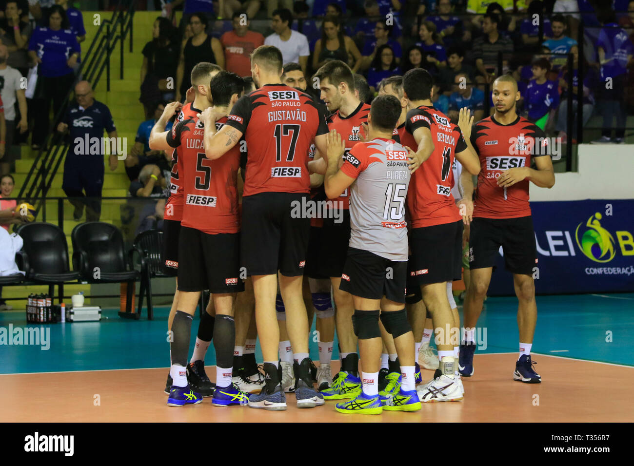 Sao Paulo, Brazil. 06th Apr, 2019. On Saturday night (06), teams from ...