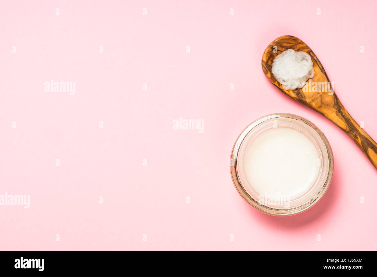 Coconut oil, natural cosmetic top view Stock Photo - Alamy