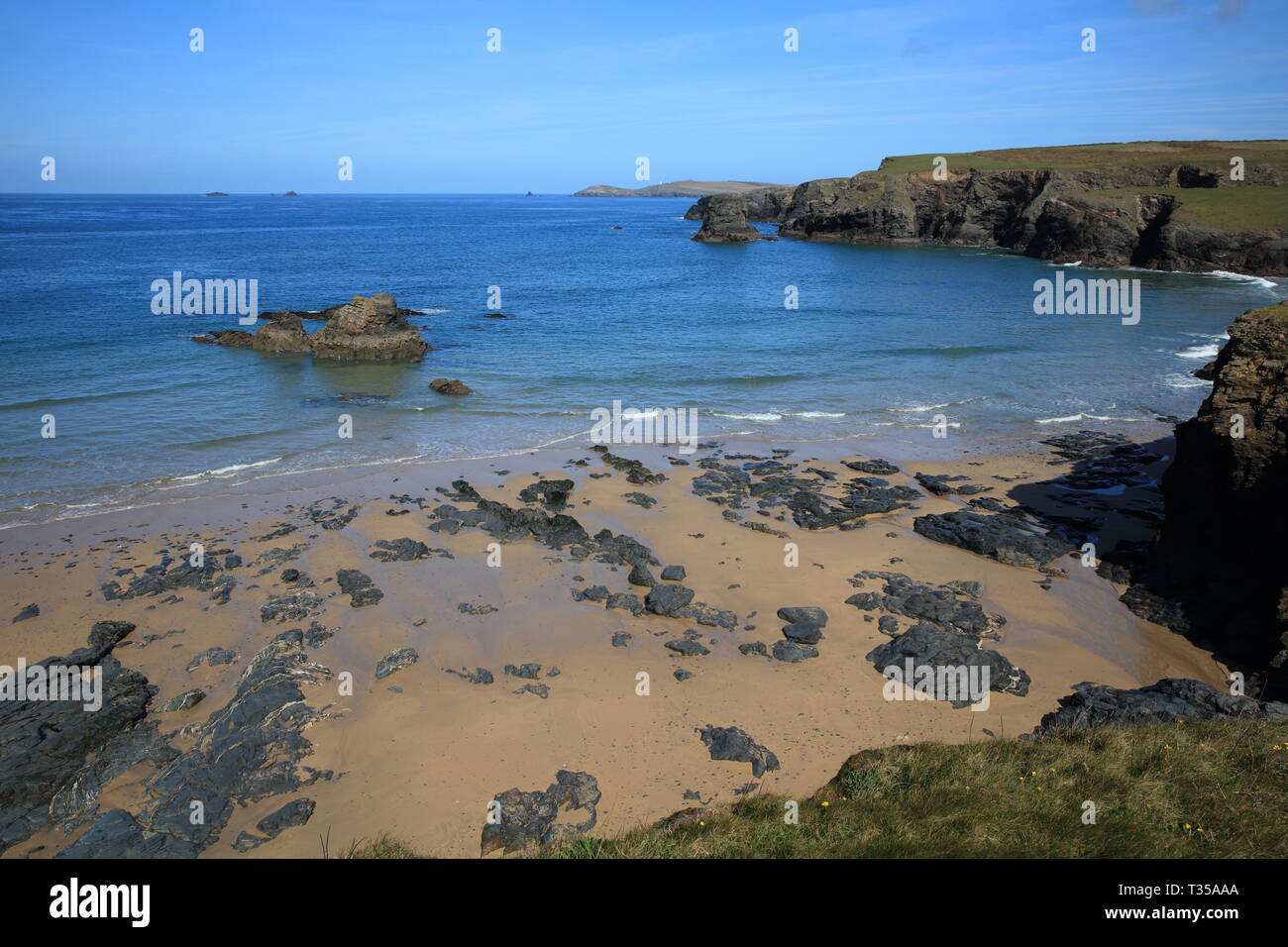 Portcothan beach cornwall hi-res stock photography and images - Alamy