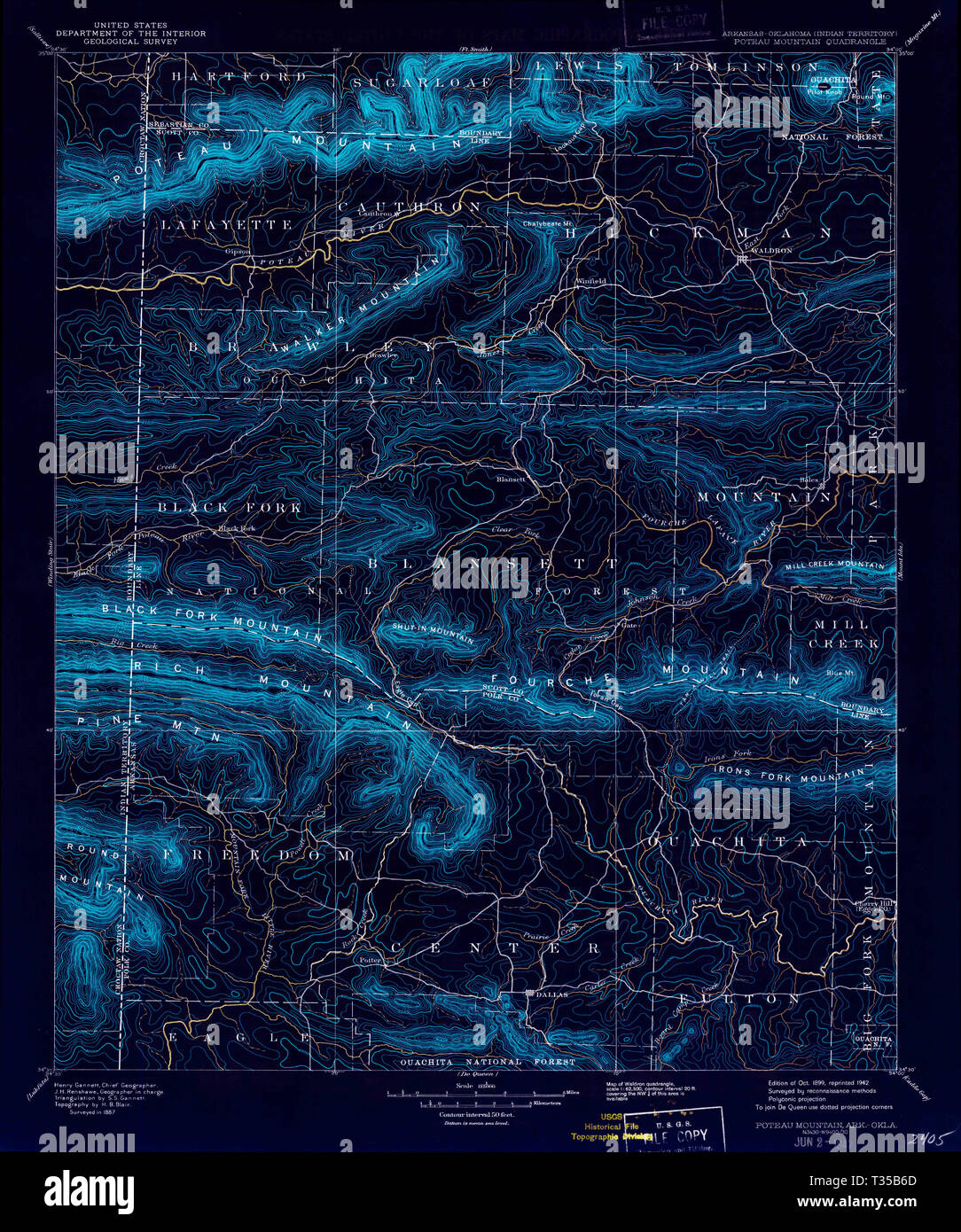 Poteau mountain hi-res stock photography and images - Alamy