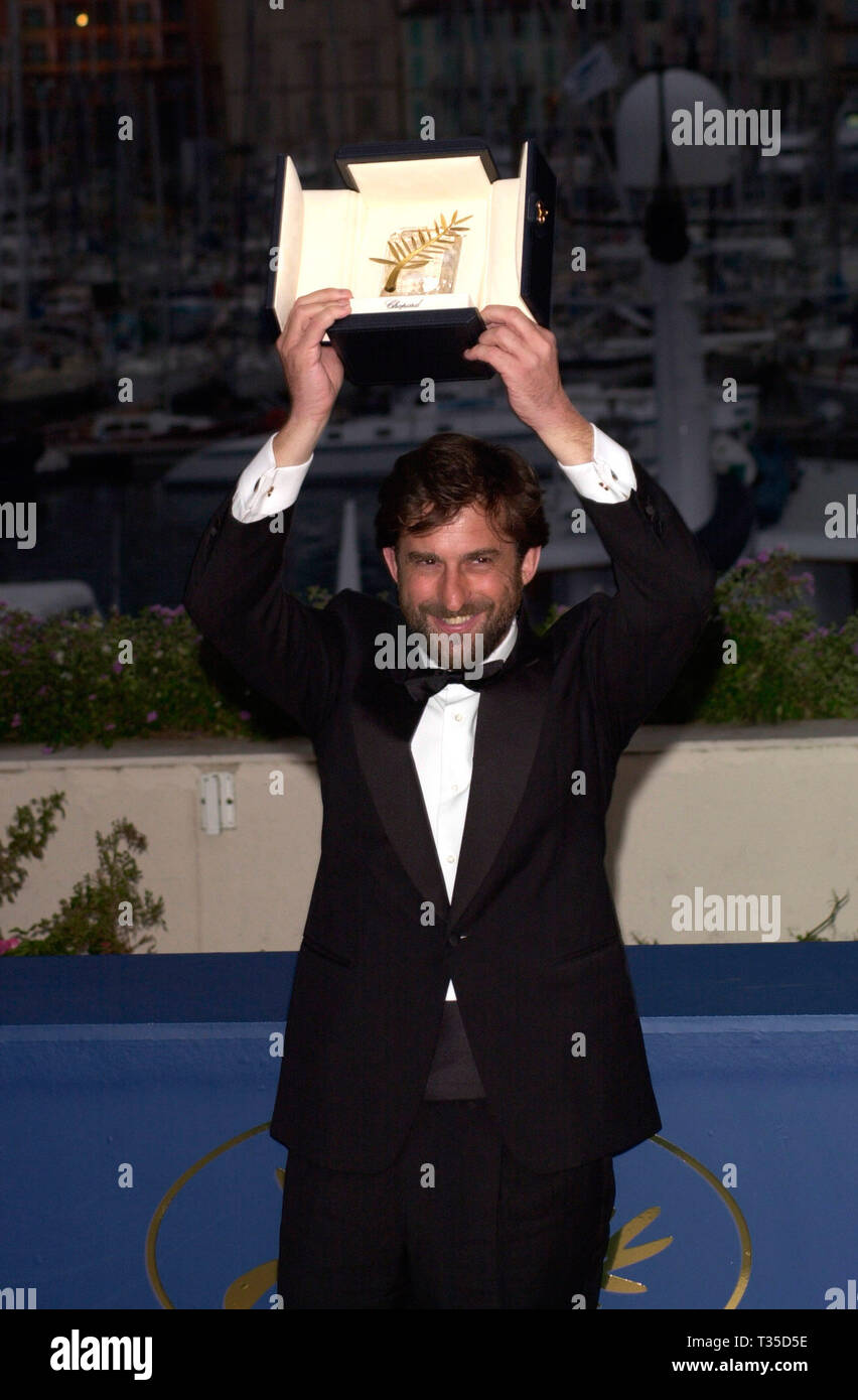 CANNES, FRANCE. May 20, 2001: Italian director NANNI MORETTI celebrates ...