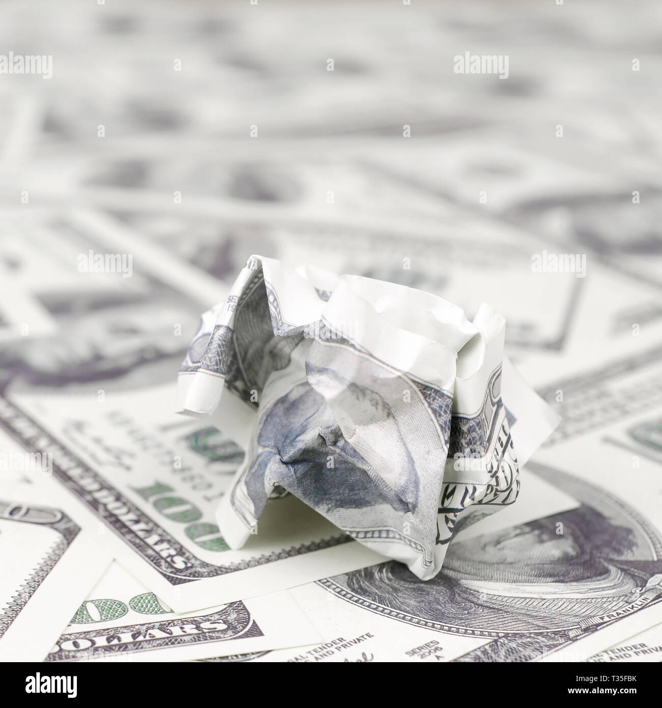 100 dollar bills crumpled hi-res stock photography and images - Alamy